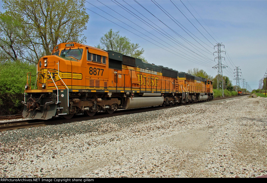 BNSF 8877